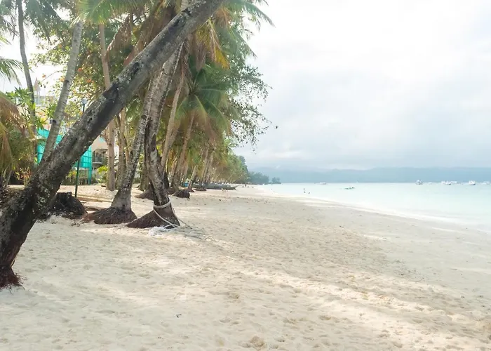 Top 12 Villas in Boracay Island for rent, Philippines | privatvillas.com